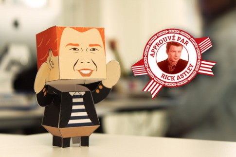 CADEAU : la crèche « Paper Toys » Topito, avec les stars des internets